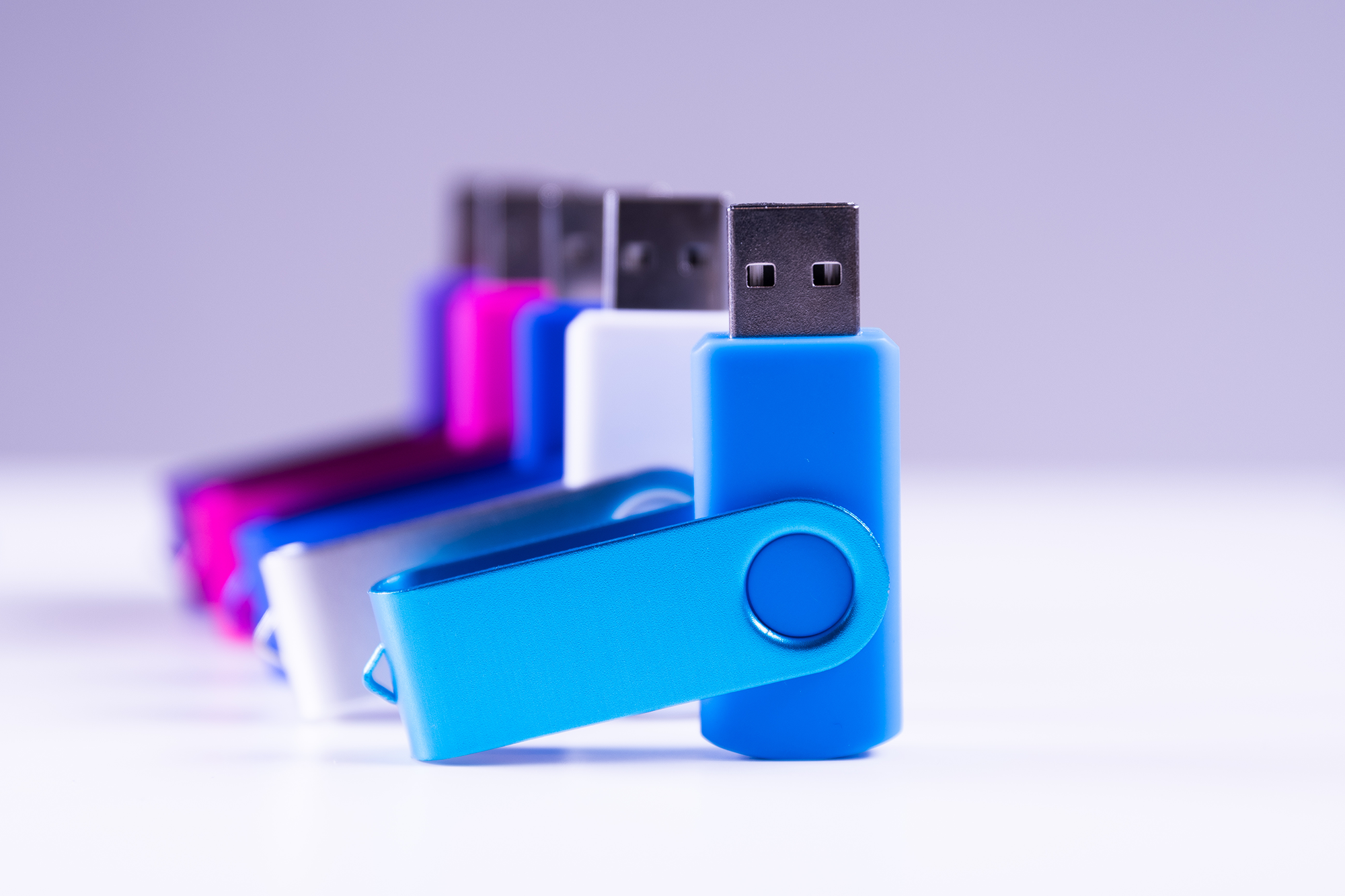 Benefits of Custom Flash Drives for Personal and Business Use – Just Brand